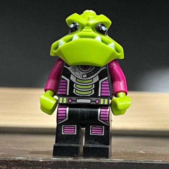 Lego | Toys | Lego Alien Conquest Alien Trooper Minifigure | Poshmark